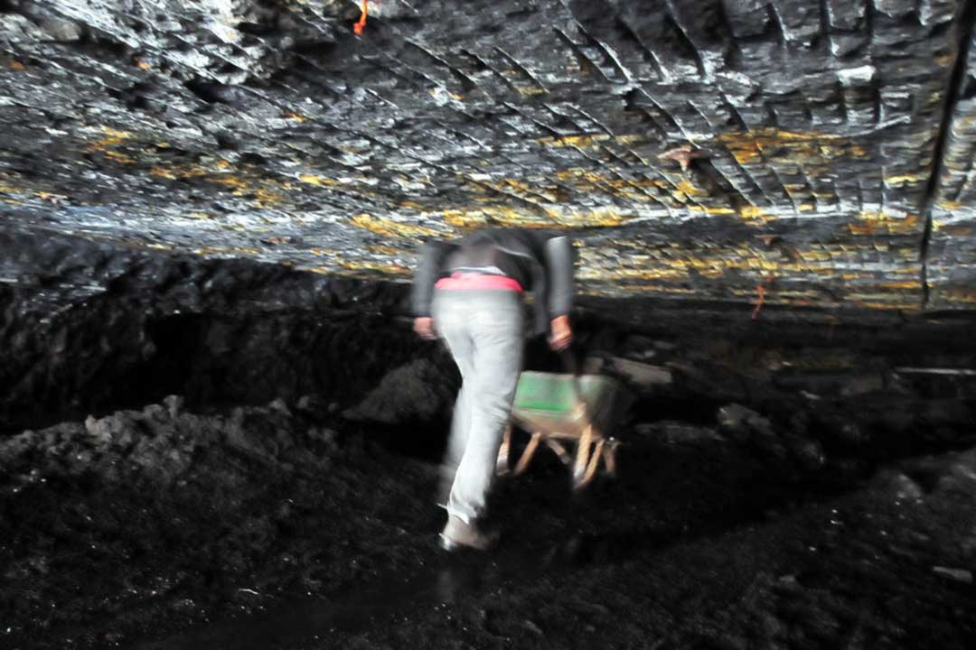 Driven by poverty: the story of South Africa’s illegal miners | Good ...